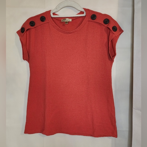 Lavish | Tops | Lavish Red Top | Poshmark